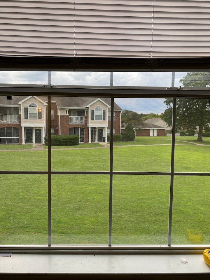 Lovely 1bd Apartment. With Tv Grill, Pool, & Patio - 蒙哥馬利郡