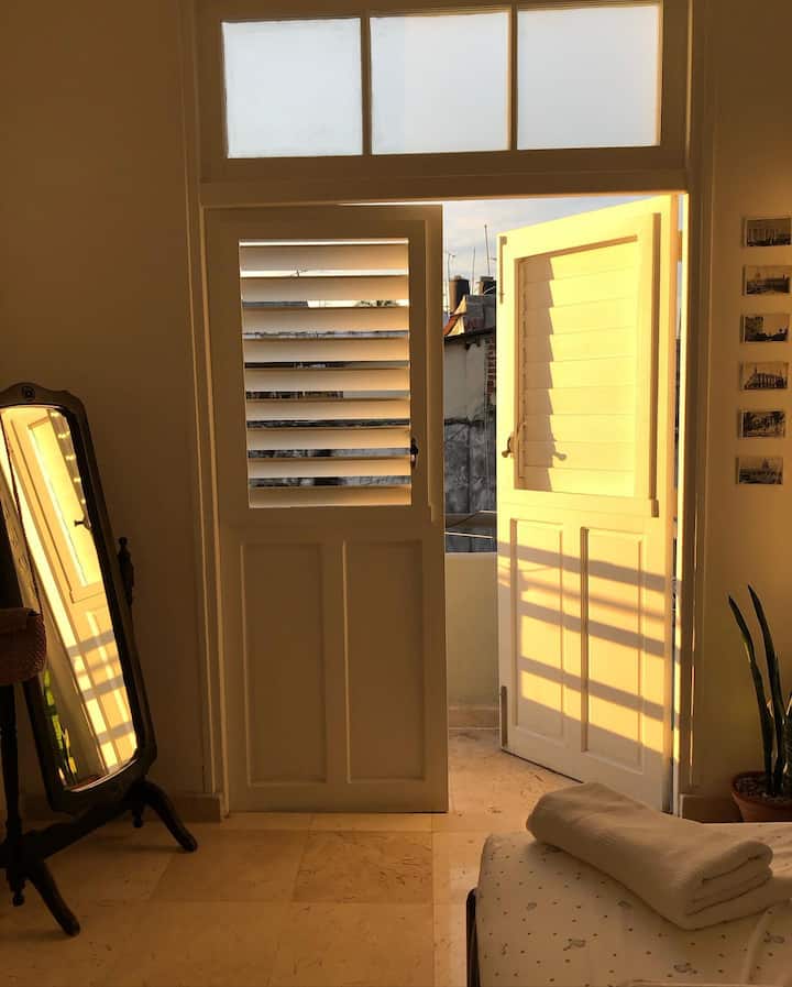 Bright Apartment In The Heart Of Old Havana. - La Habana