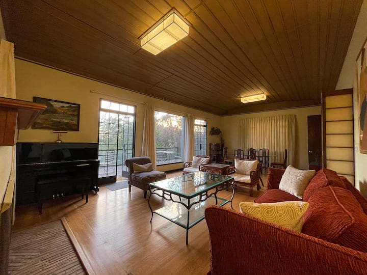 Oppenheimer's Berkeley! Lawrence's Charming Home - Berkeley, CA