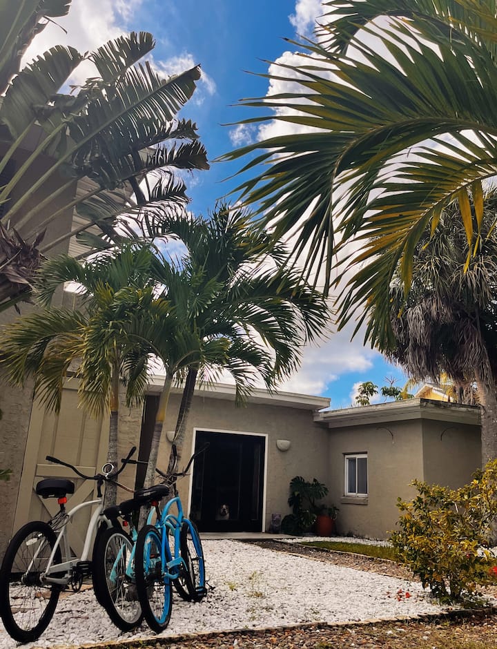 Private Bayfront Beach House- With Dock Slip! - Venice, FL