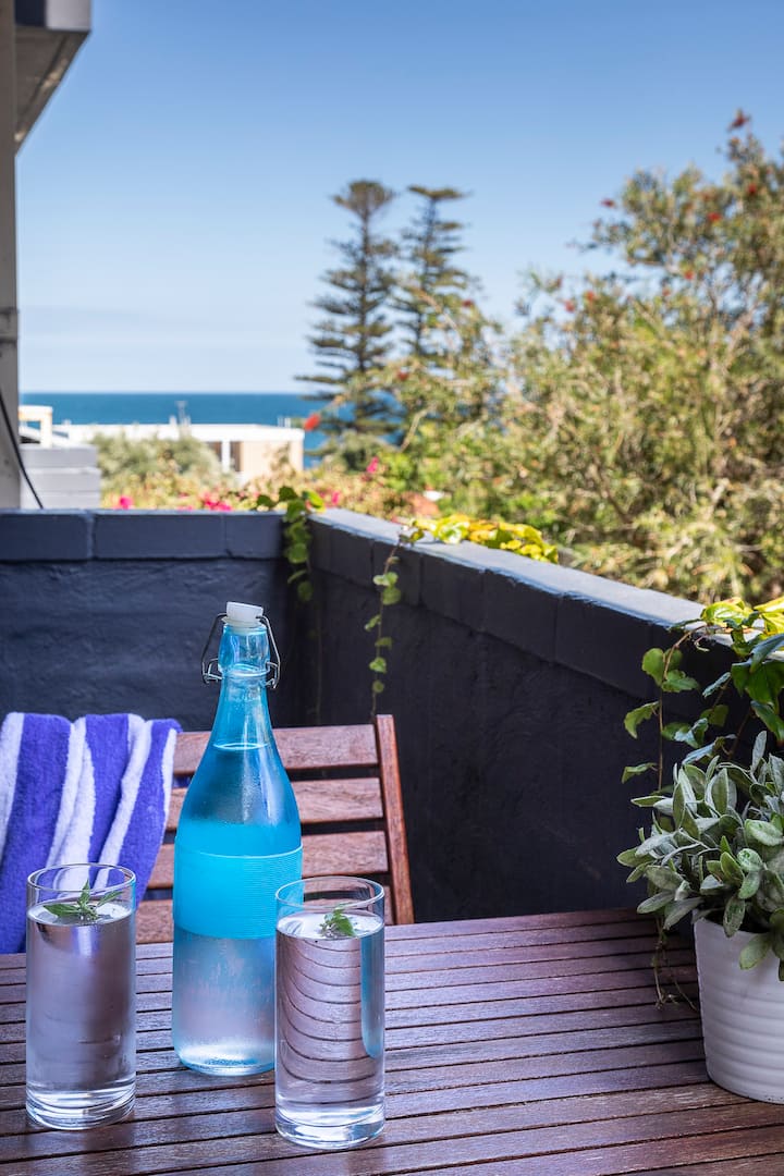 Sunny Apartment In Quiet Location Close To Beach. - Cottesloe