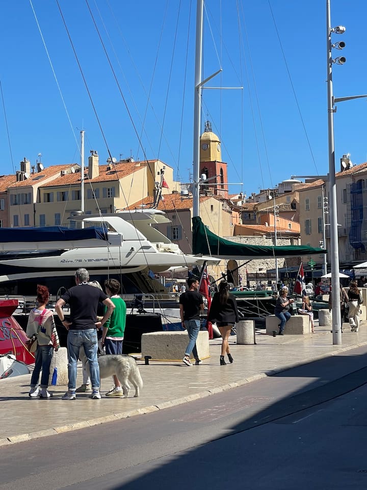 Grand Studio  à 50 M Du Port De Saint Tropez - Saint-Tropez