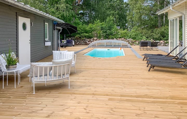 Havsnära Hus Med Pool I Borgholm, ÖLand - Borgholm