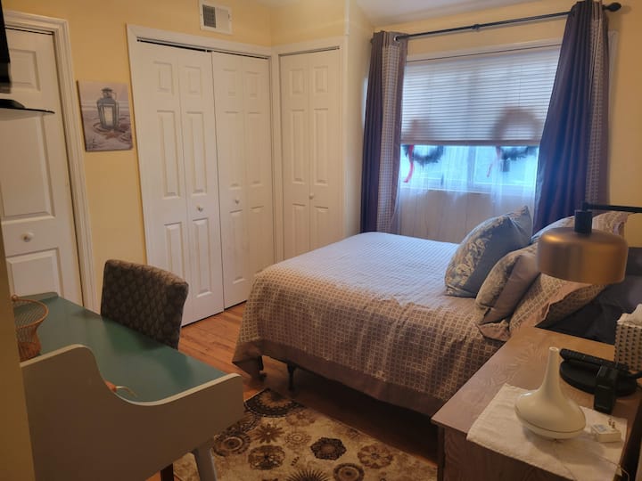 Room-available Close To Manhattan-c - Staten Island, NY