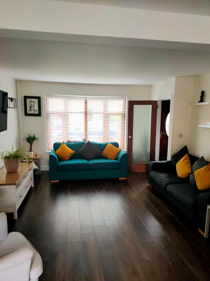 Spacious And Modern East Belfast Home - Belfast