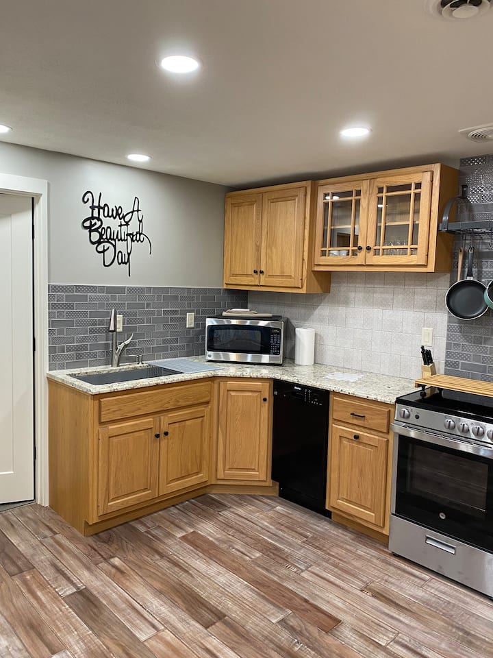 Northern Oasis Suite B - Fort Wayne, IN