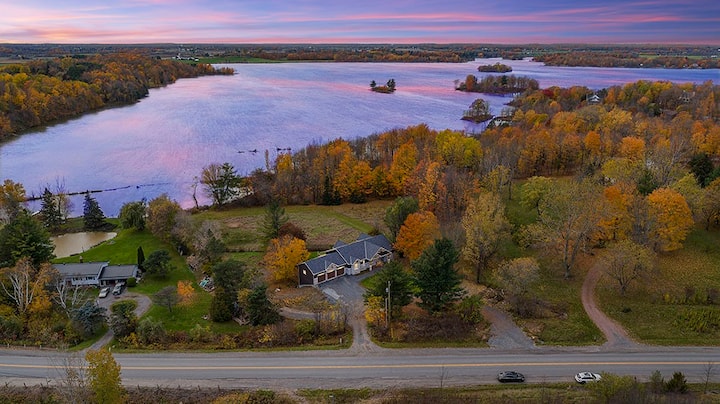 Brand New Cottage Home On Dog Lake Waterfront! - Kingston