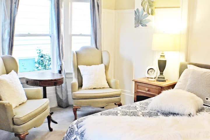 Updated Historical Home, Peaceful Neighborhood - Alameda, CA