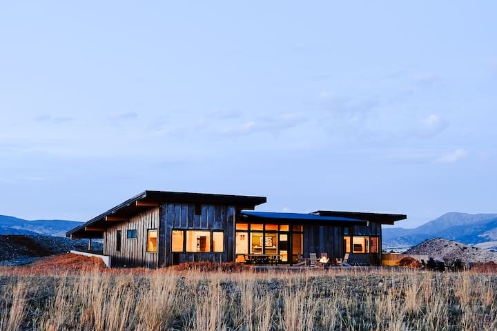 Antelope Run | The Bunk House - Emigrant, MT