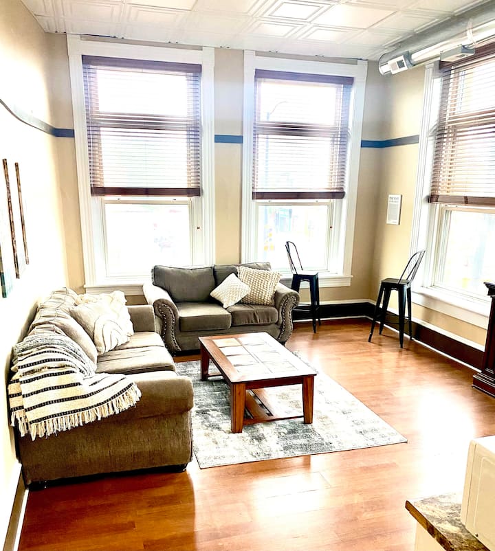 Best Location!  King Bed! Executive Office Too! - Spearfish, SD