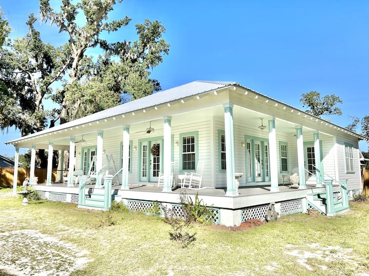 Cozy 2 Bdrm Cottage With Sunny Wrap Around Porch - Panama City, FL