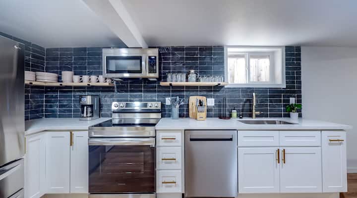 The Swxpnw - A Modern Basement 3 Br Apt - Tacoma, WA