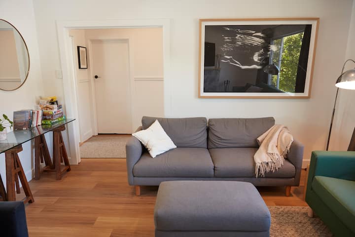 Renovated Retreat With Outdoor Bath (Pet Friendly) - Creswick