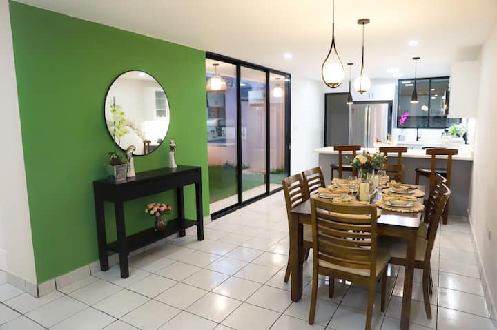 Completely Renovated House In San Salvador - San Salvador