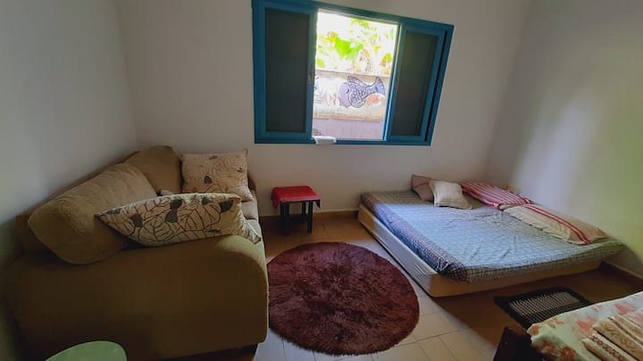 Quarto A 250 Metros Da Praia - Guarujá
