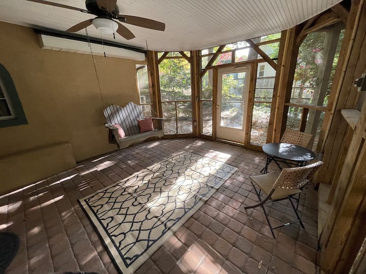 Spacious Ardmore Garden Apartment - Winston-Salem, NC