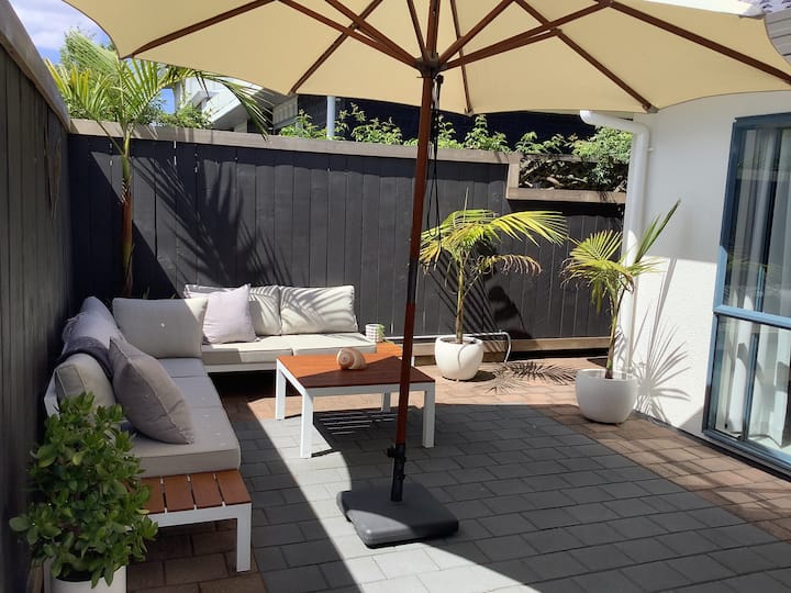 Spacious 2 Bedroom Home With Generous Living Space - マウント・マウンガヌイ