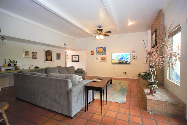 New Mexican Mountain Retreat - Albuquerque