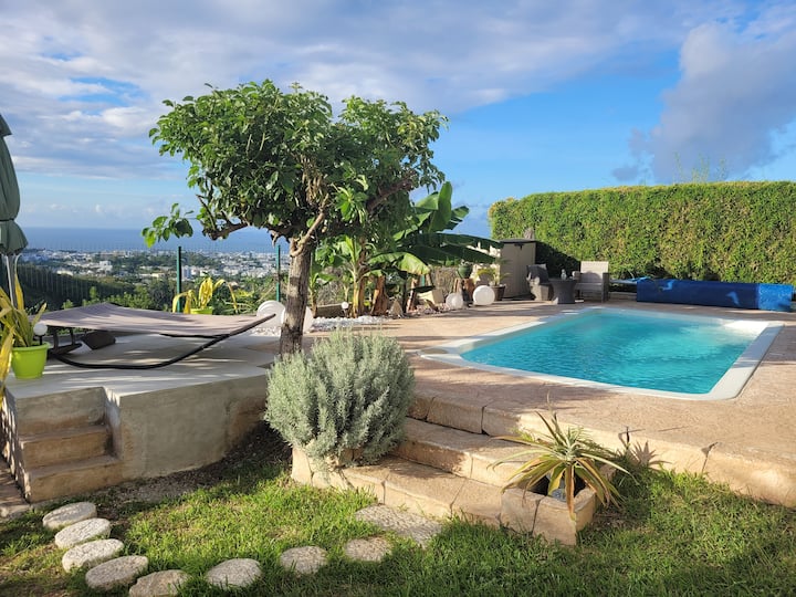 Calme, Douceur De Vivre Et Farniente - Saint-Denis, La Réunion