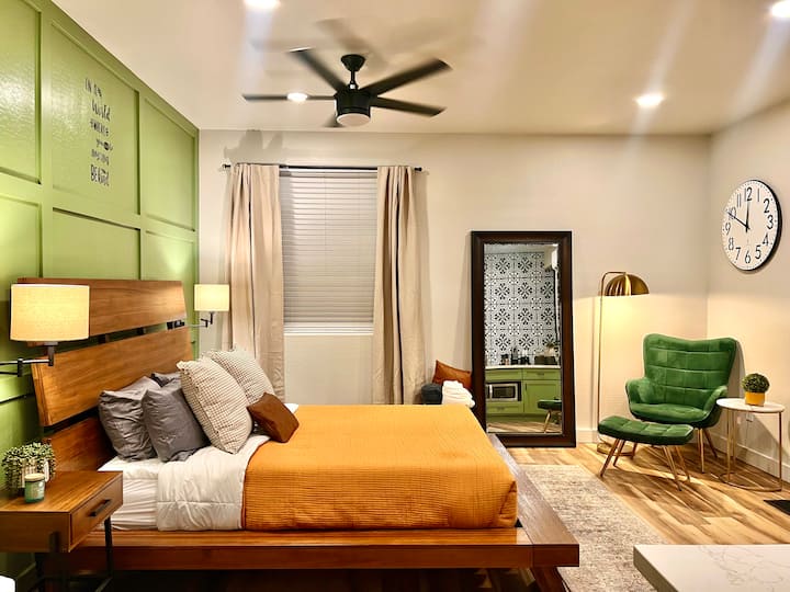 Cozy Guest Suite Near Downtown & Skyharbor Airport - Phoenix, AZ