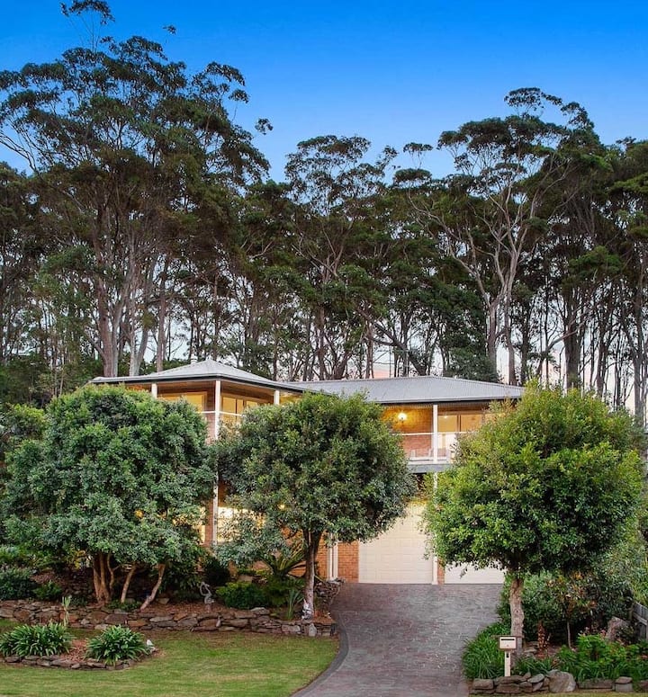 High Tide-pet Friendly+ocean Views+fireplace - Batemans Bay