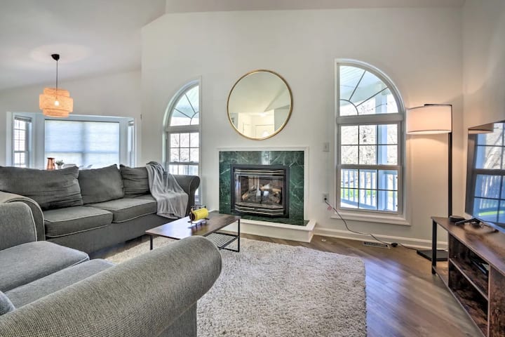 Spacious Quiet Retreat W/ Hot Tub & Walk To River - Shepherdstown, WV