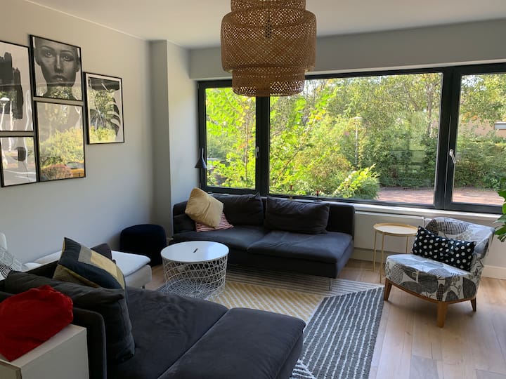 Cheerful, 5-bedroom Home With Free Parking. - Scheveningen