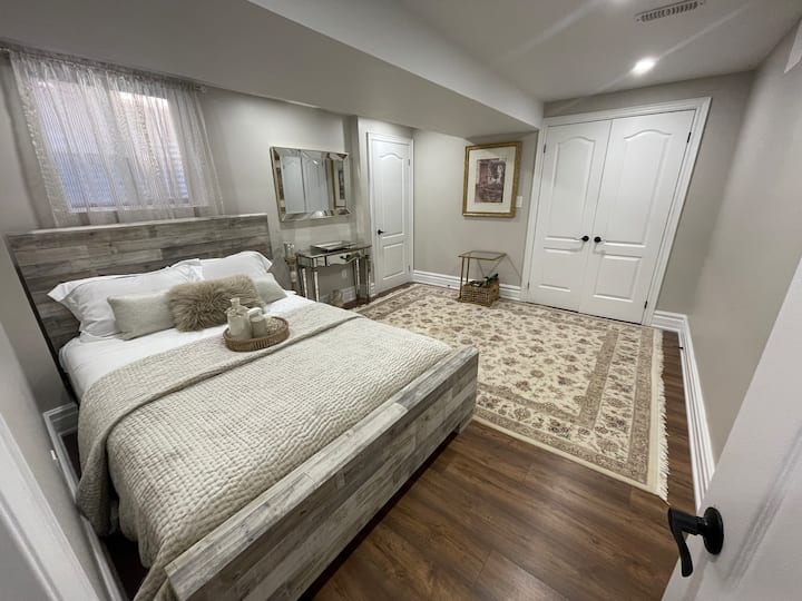 Cheerful 1-bedroom Living Space In Oshawa - Oshawa