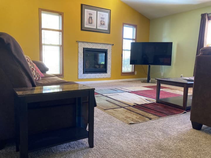 Serene Haven: Private Room In Safe Neighborhood - West Lafayette, IN