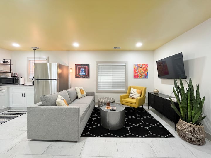 Newly Renovated 1br Minutes To Airport & Downtown - Nashville, TN