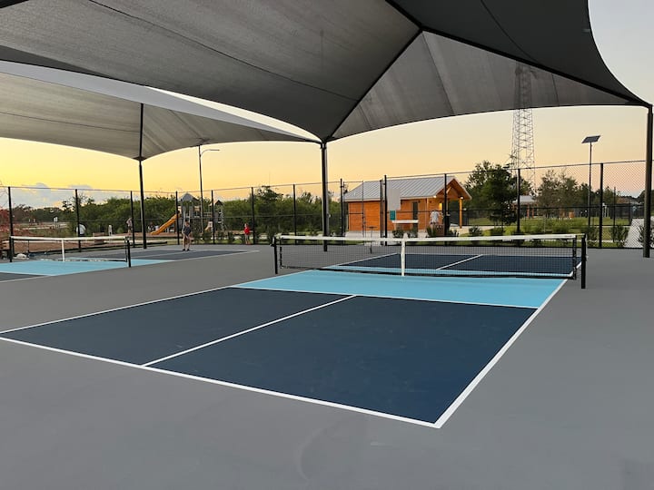 Walk To Play Pickleball And Swim At Lido Beach - Lakewood Ranch, FL