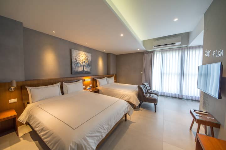 Yilan City。豪華四人房/2-4人-附陽台(禁菸) - 좡웨이 향