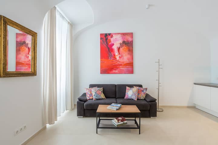 Naschmarkt Apartment, Newly Refurbished, 6 People - Viena