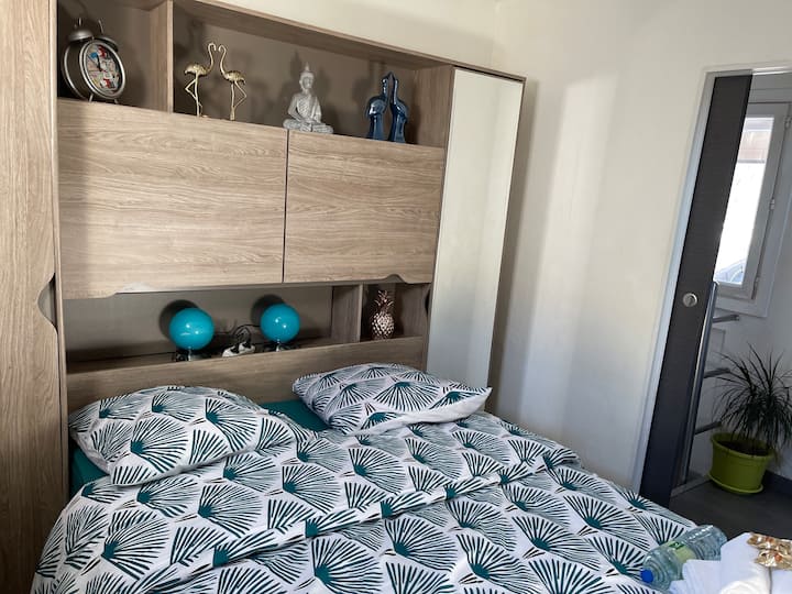 One Cozy Bedroom, Kitchen, Bathroom - Saint-Nazaire
