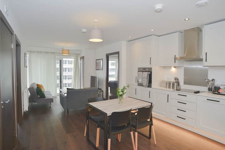 Central Southend,2-bedroom Flat, Seaview & Parking - Southend-on-Sea
