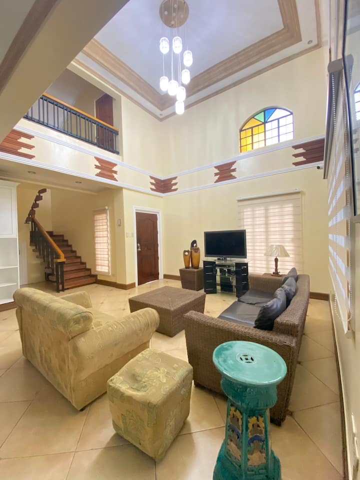 Cozy & Spacious Recommended For Family & Friends - Tagaytay