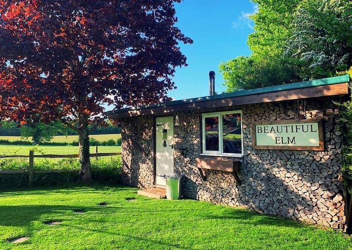 Cosy Countryside Log Cabin With Wood Burner & Wifi - Horsham, UK