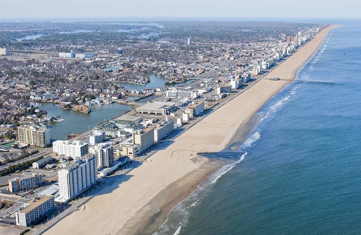 A Walk To Beach And Sports Center & Dogs Welcome! - Virginia Beach, VA