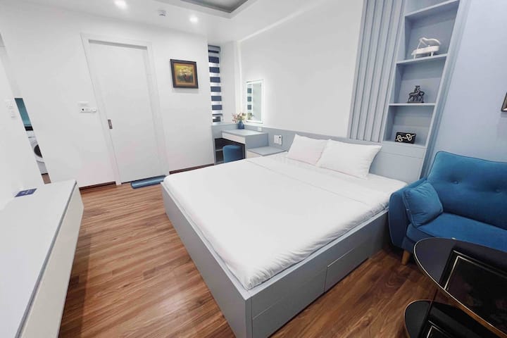 Elegant & Cozy Studio W/ Balcony Near Westlake - Hanoi