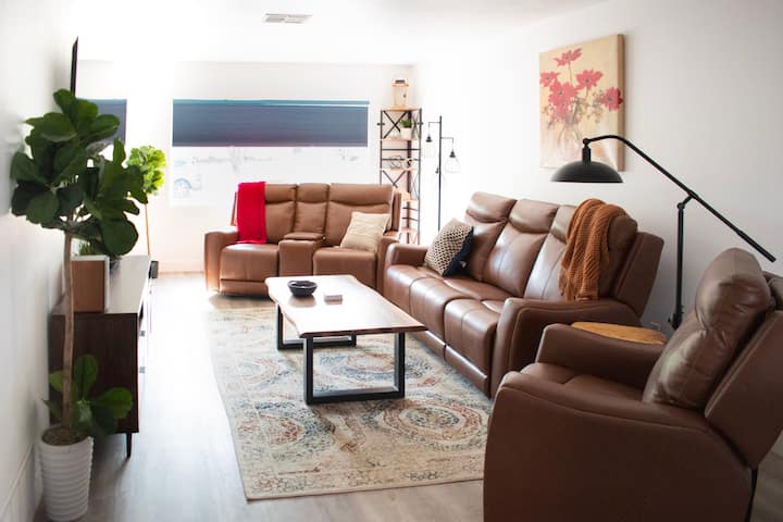 Hideaway Theater Cozy Home With King Bed - Alamogordo, NM