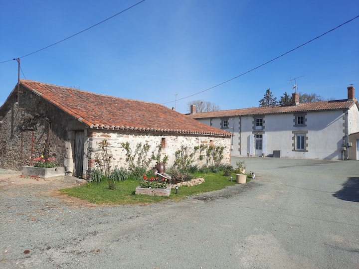 Maison Dans La Campagne Vendéenne - La Chataigneraie