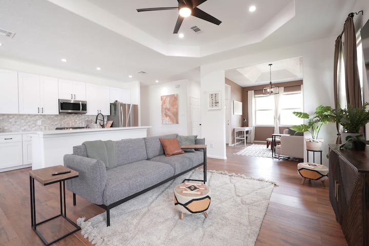 Brand New Home! Cozy. Perfect For Extended Stays! - Highlands, TX