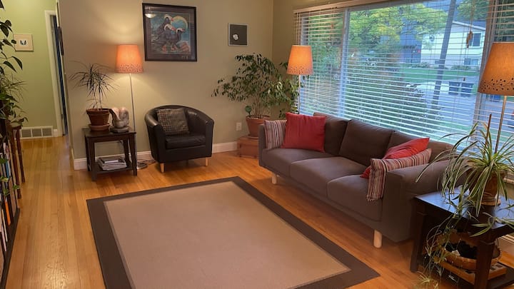 Spacious 3-bedroom Home Near Downtown - Water Hill - Ann Arbor, MI