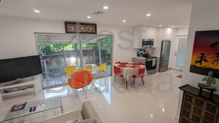 A Room W/ Pvt Bathroom For 2 Adults W/ Canal View - Fort Lauderdale, FL
