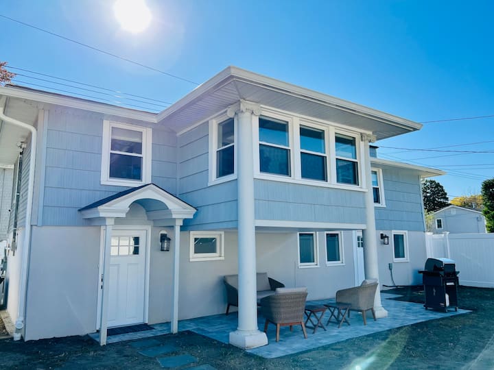 Ultimate Coastal Cottage
Premier 2 Br Escape! - Asbury Park, NJ