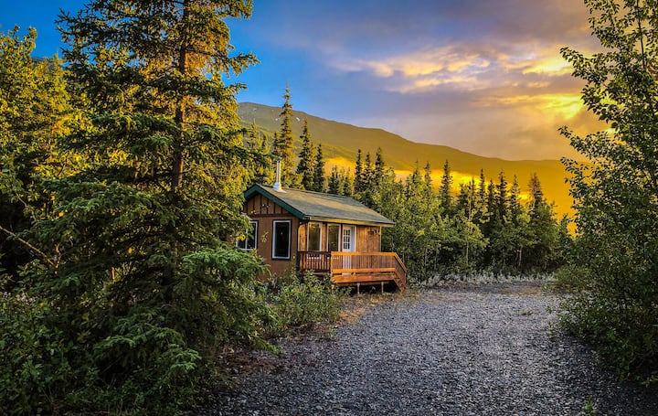 Relax To Amazing 360° Views In A Cozy Tiny Cabin! - Anchorage, AK