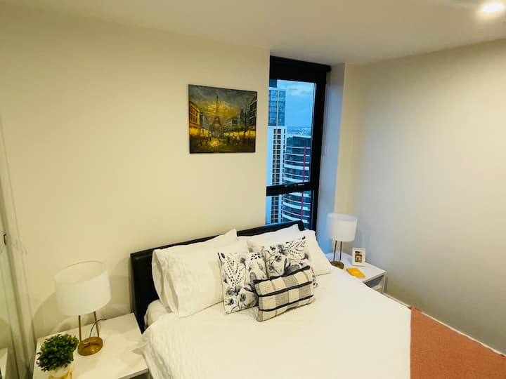 High-floor Delight Near Crown With Free Parking - Melbourne Sports Centres - Lakeside Stadium