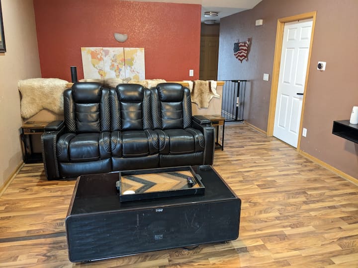 Bedroom Within Ranch Home- Very Pet Friendly - Des Moines, IA