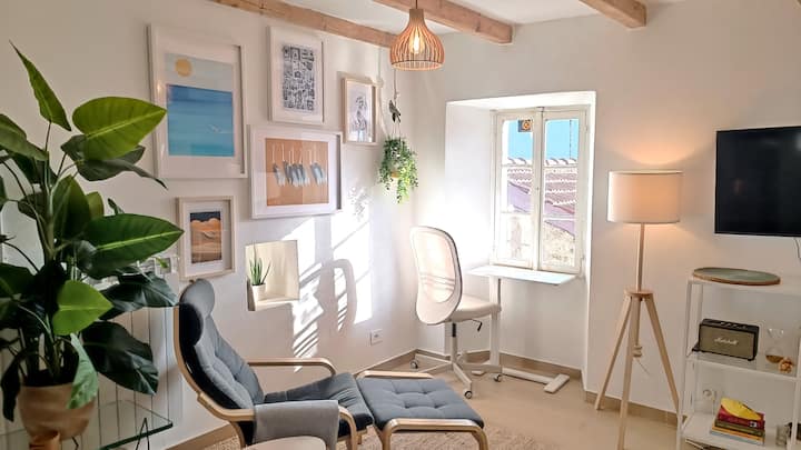 Village Hideaway With Lake Views - Menaggio