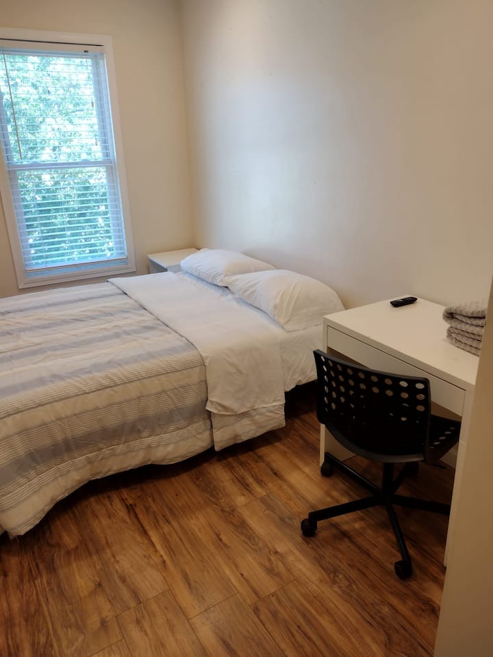 Private Bedroom Next To Sullivan Square B2 - Cambridge, MA
